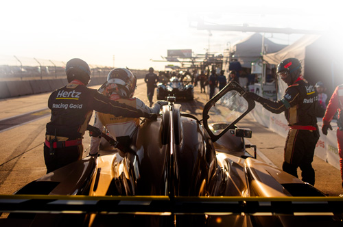 Saiba mais sobre o evento e siga @HertzRacingGold no Facebook e Instagram.